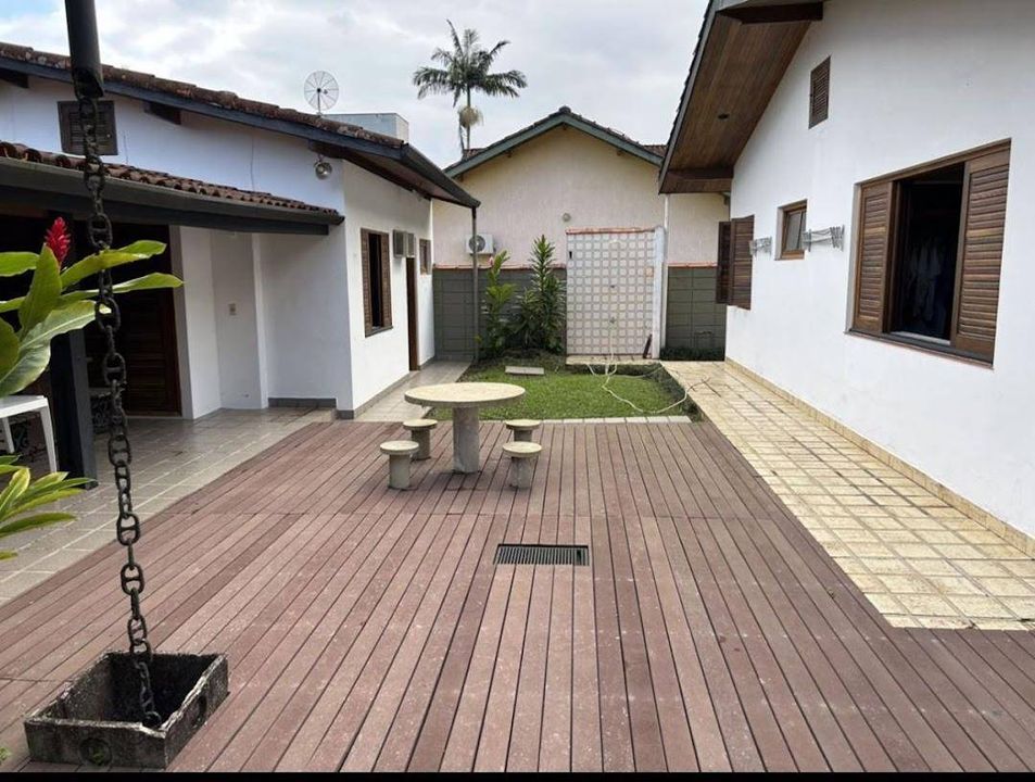 Casa 300 m² em Praia do Lazaro em Ubatuba, por R$ 2.990.000 - Viva Real