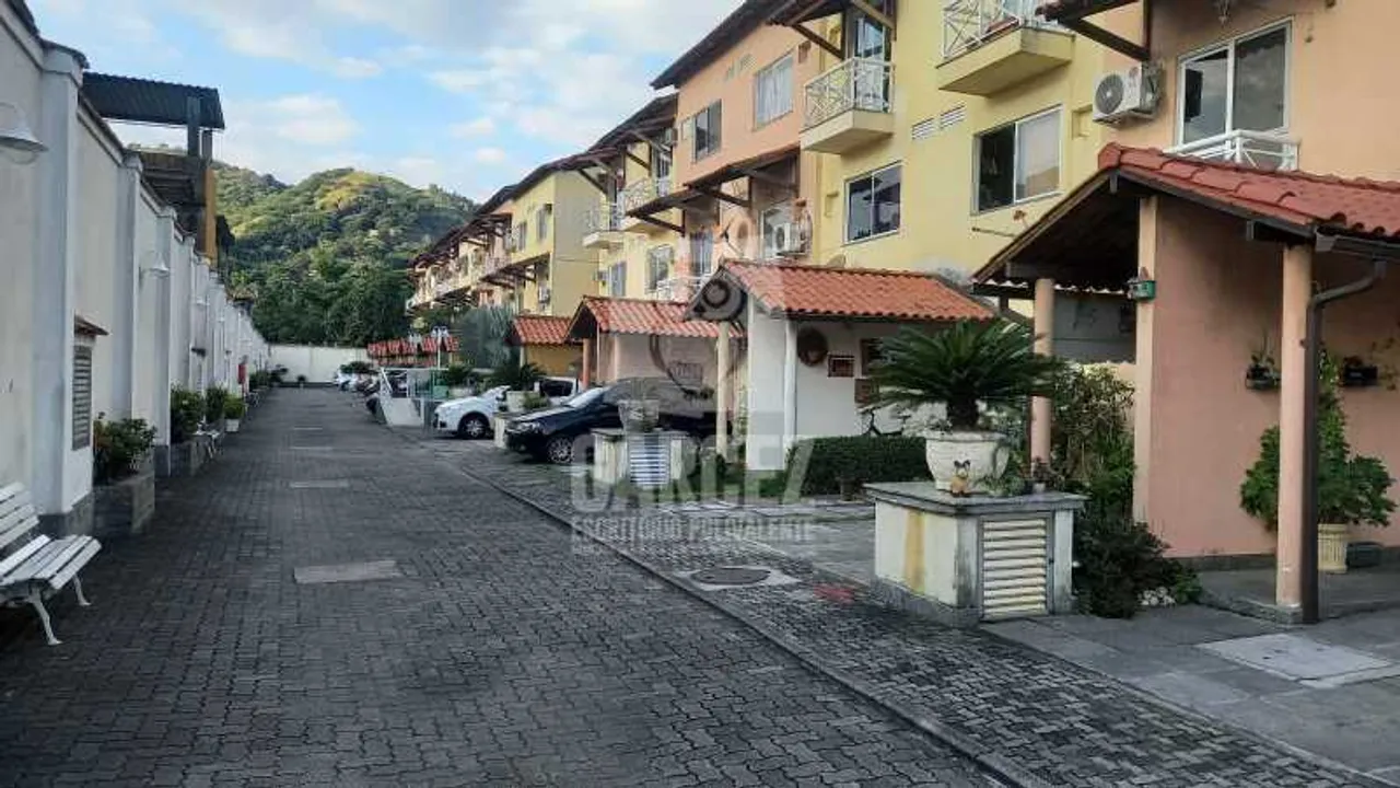 Casa de Condomínio na Rua Doutor Bernardino, Praça Seca em Rio de ...