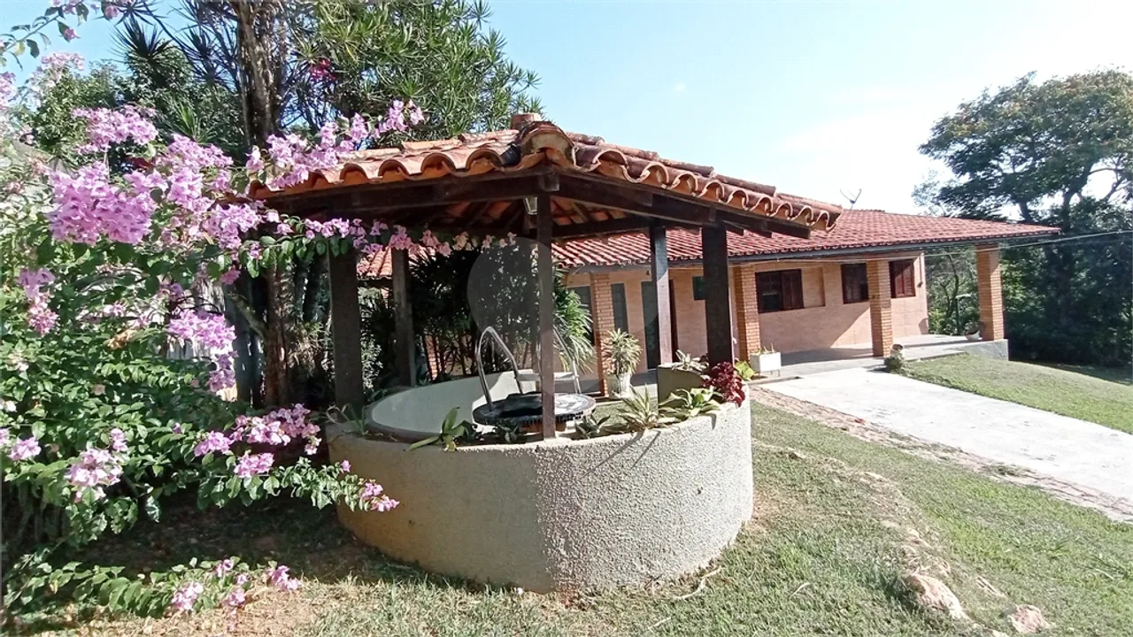 Fazenda/Sítio na Rua Paulo Fernando Tetti de Barros, Country Club em ...