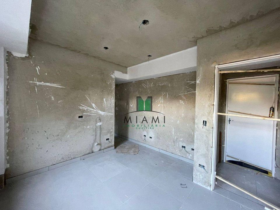 Apartamento na Rua Esper Jorge Chueri, 1408, Cajuru em Curitiba, por R ...