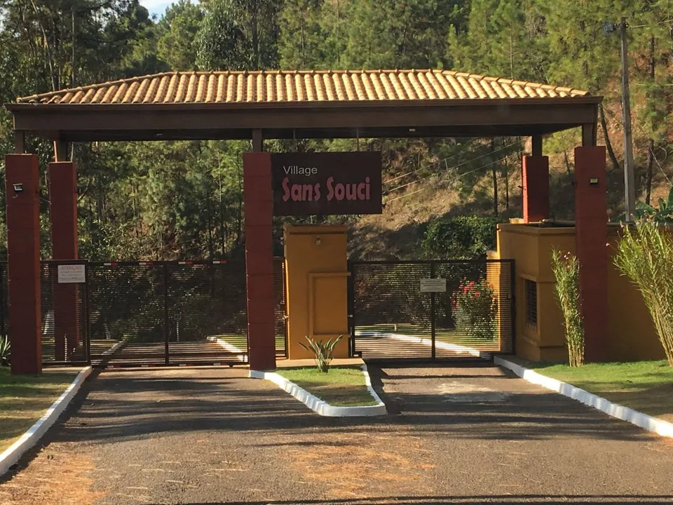 Lote/Terreno na Rua C, 20, Village Sans Souci em Nova Lima, por R$ 260. ...