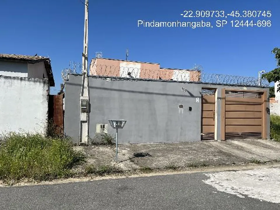 Casa 200 m² em Centro em Pindamonhangaba, por R$ 208.000 - Viva Real