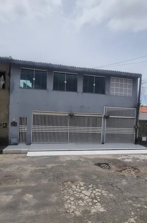 Casa na Rua 5, 50, Itaperi em Fortaleza, por R$ 550.000 - Viva Real