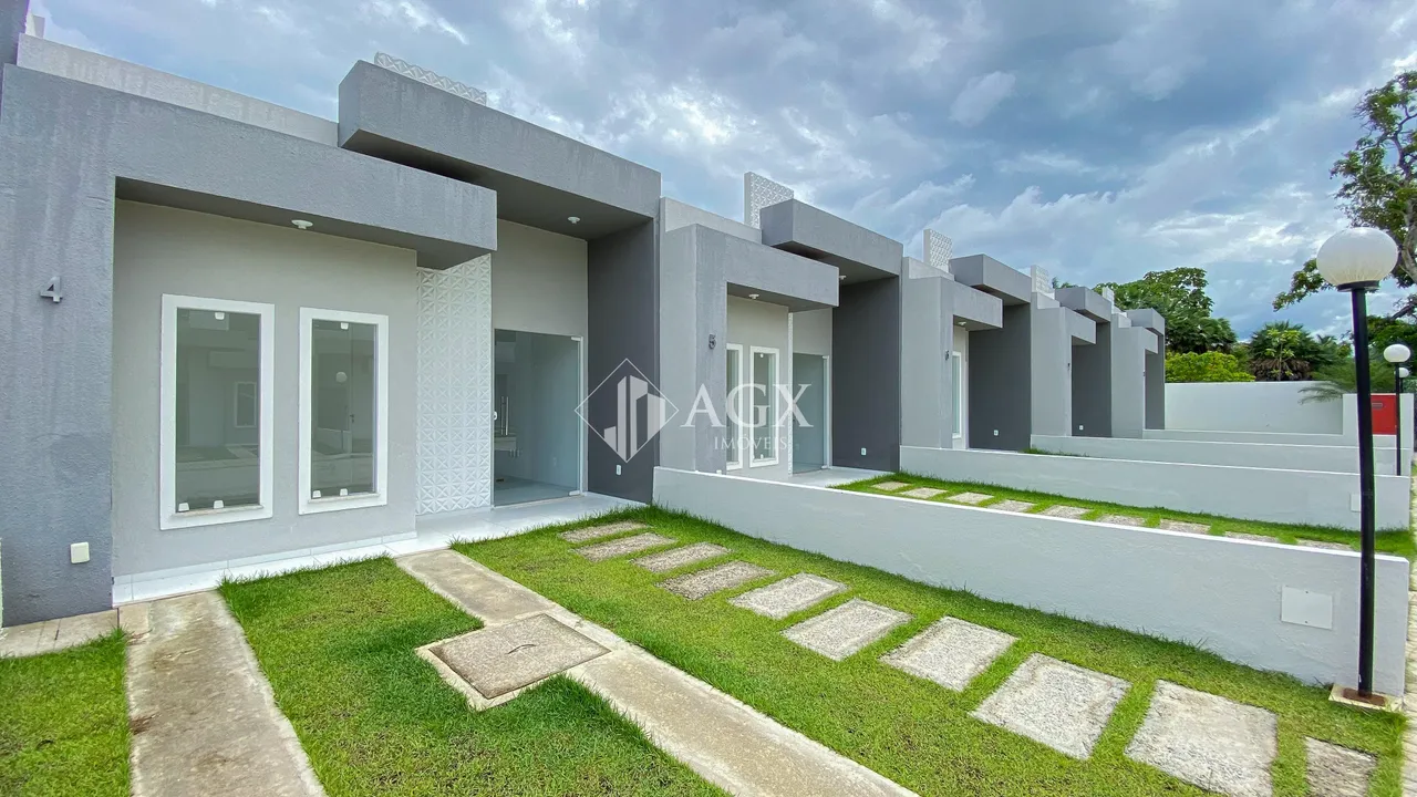 Casa de Condomínio na Rua Albertina Alves da Silva, 379, Mucunã em ...