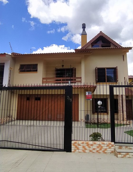 Sobrado na Rua Padre Todesco, 783, Intercap em Porto Alegre, por R$ 990 ...
