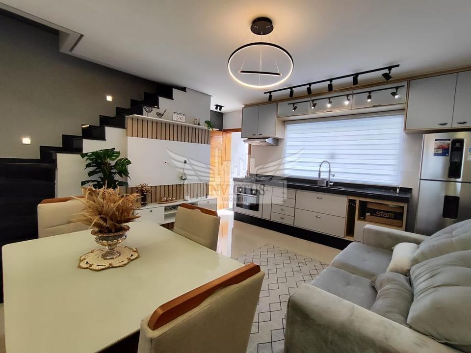 Sobrado na Rua Farsália, Jardim das Maravilhas em Santo André, por R ...