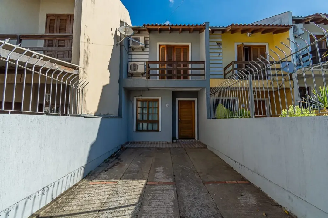 Sobrado na Avenida Los Angeles, 100, Morada Vale II em Gravataí, por R ...