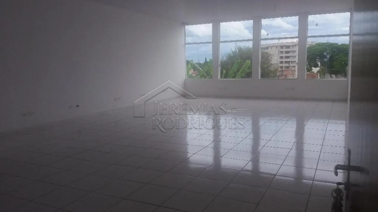 Sala Comercial 70 m² em Centro em Pindamonhangaba, por R$ 1.500/Mês ...