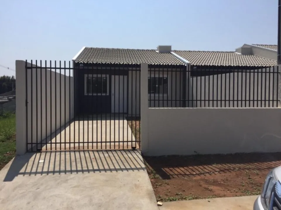 Casa na Rua Arno Wolf, Colonia Dona Luiza em Ponta Grossa, por R$ 135. ...