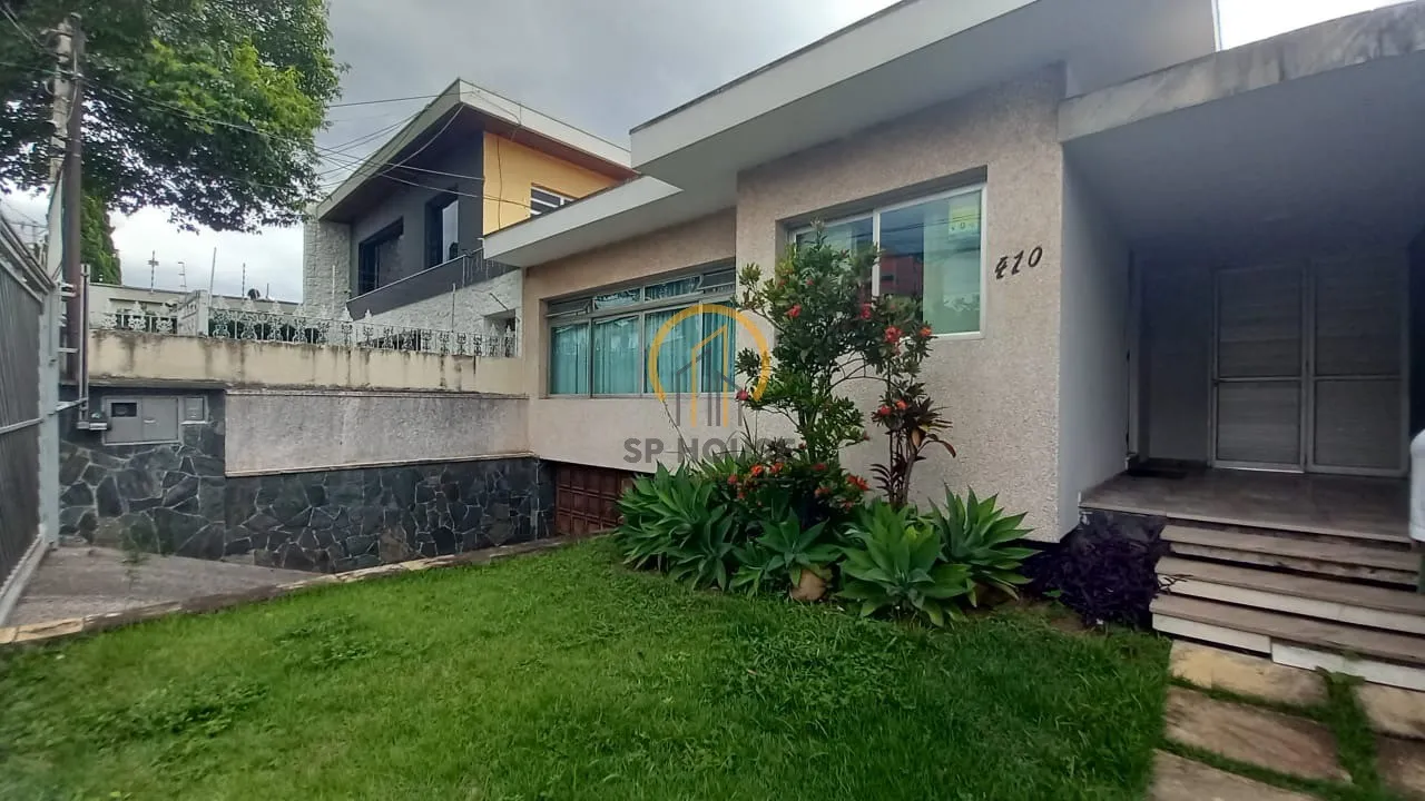 Casa na Rua Carlos Tiago Pereira, Bosque da Saúde em São Paulo, por R ...