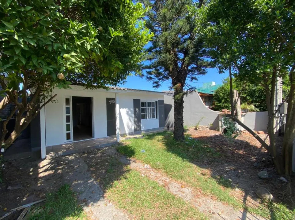 Casa na Travessa Rio Novo, 04, Centro em Xangri-lá, por R$ 220.000 ...
