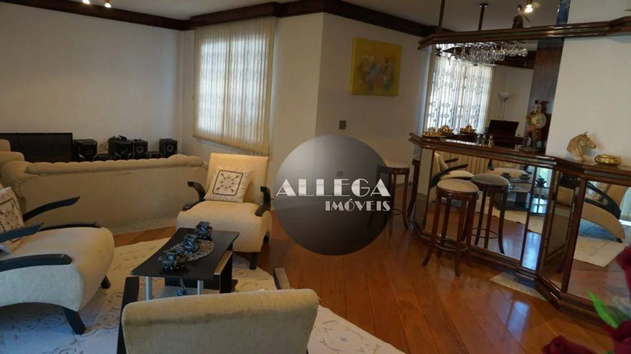 Casa na Rua Deputado Miguel Buffara, Jardim das Américas em Curitiba ...