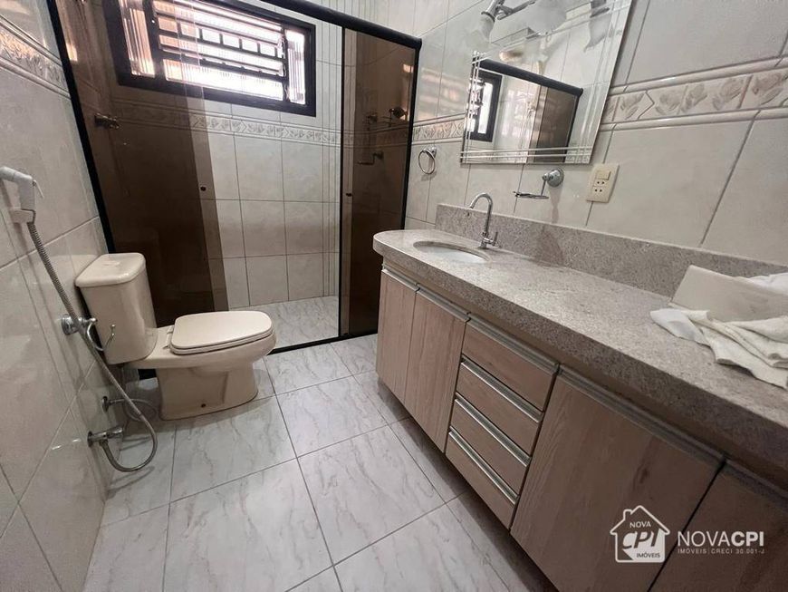 Casa na Avenida Marechal Mascarenhas de Moraes, Canto do Forte em Praia ...