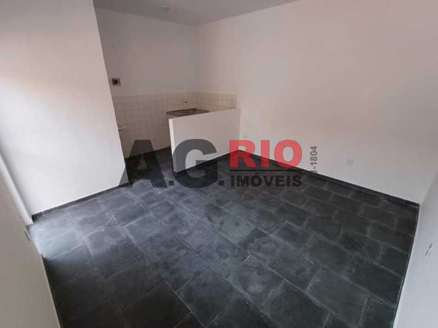 Kitnet na Rua Santa Joana Maria Bononi, Praça Seca em Rio de Janeiro ...