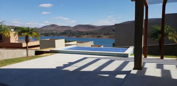 Casas de Condomínio com lavanderia para alugar na Rua dos Beija-Flores ...